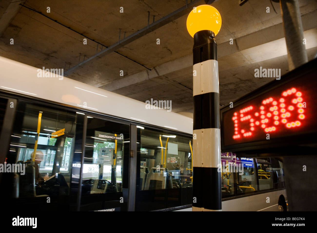 15 o clock hi-res stock photography and images - Alamy