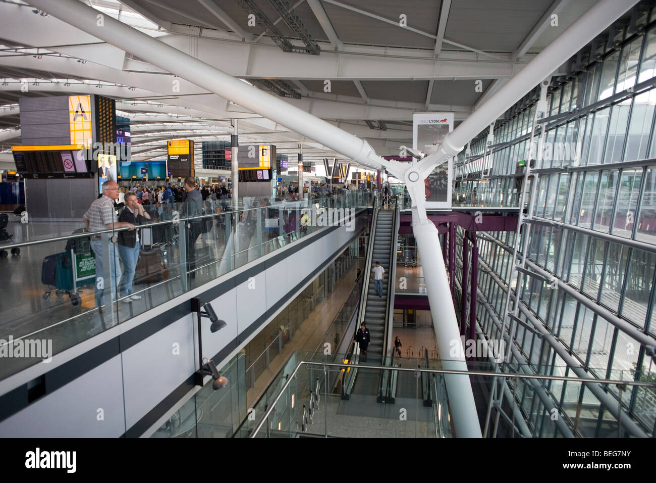 One of Arup's 'torso nodes' help support 50 ton tusk rafters to made ...
