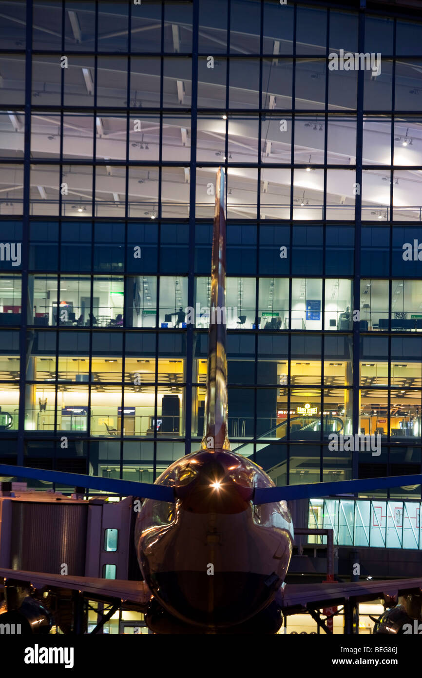 Heathrow Terminal 5 Exterior High Resolution Stock Photography and ...