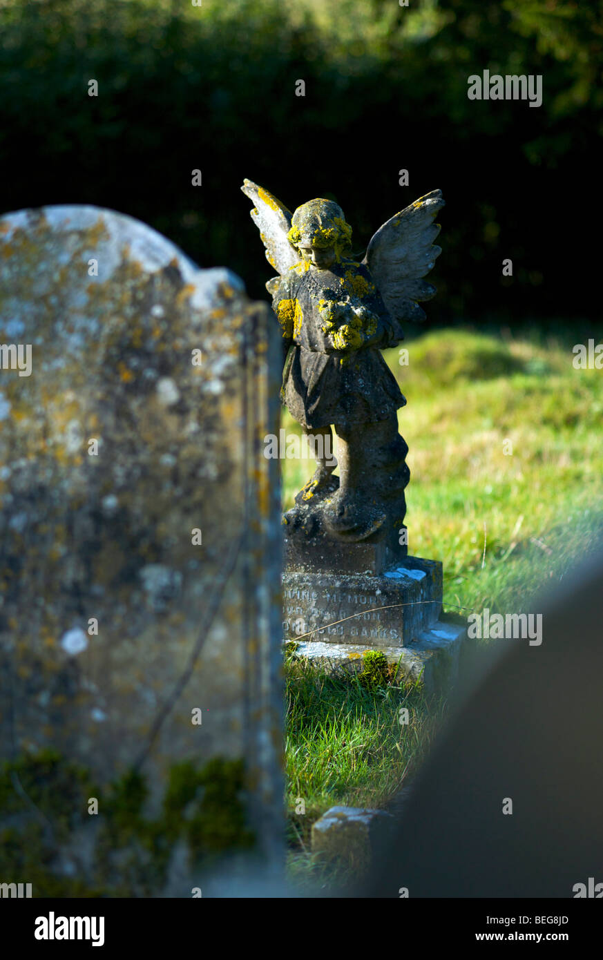 Angel of grief hi-res stock photography and images - Alamy