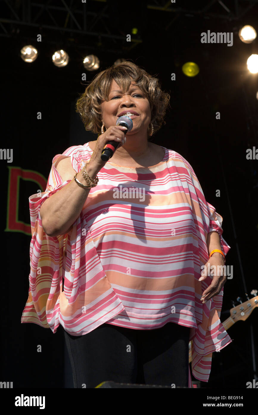 The staple singers hi-res stock photography and images - Alamy