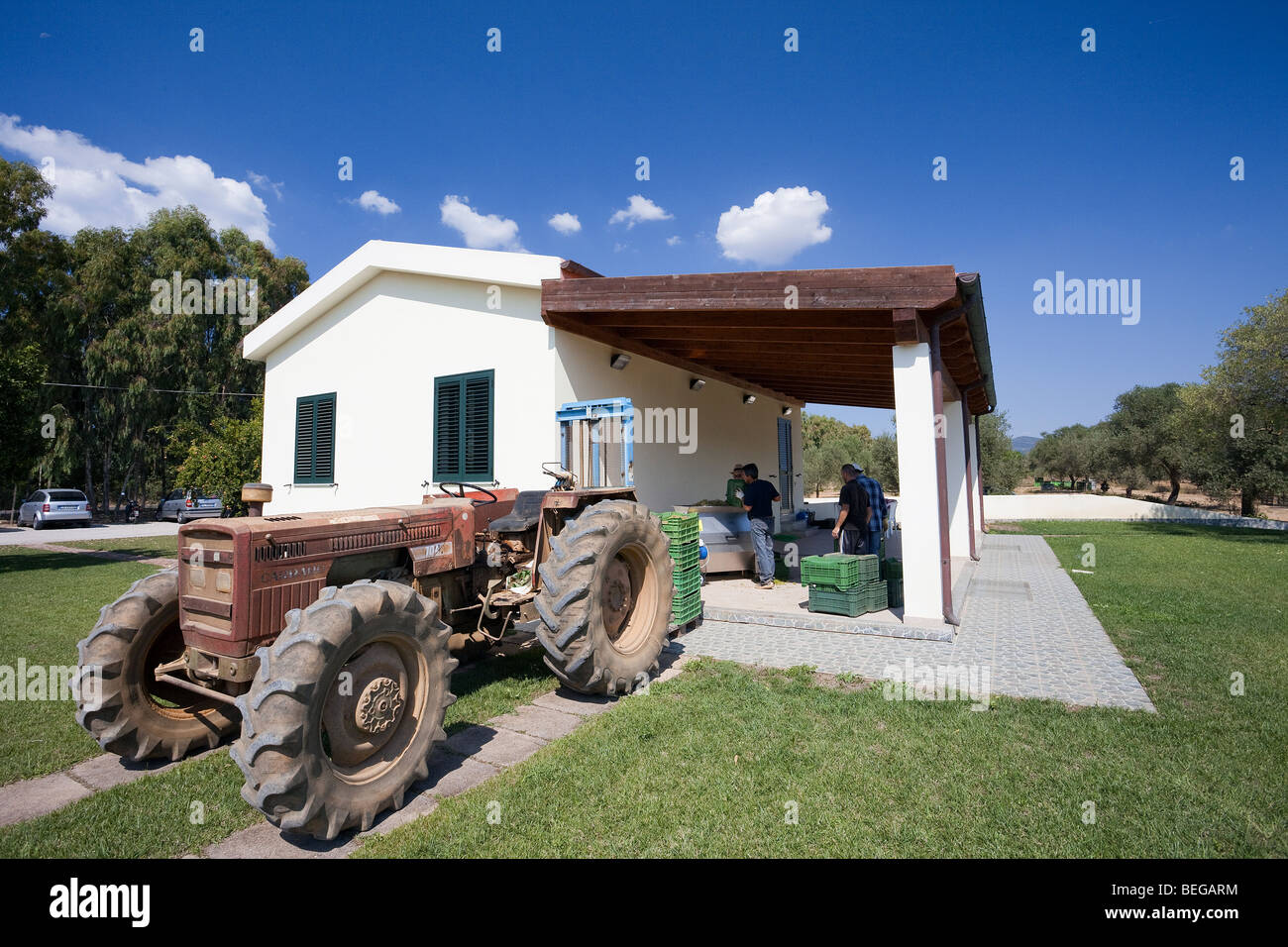 Farm italy family hi-res stock photography and images - Alamy