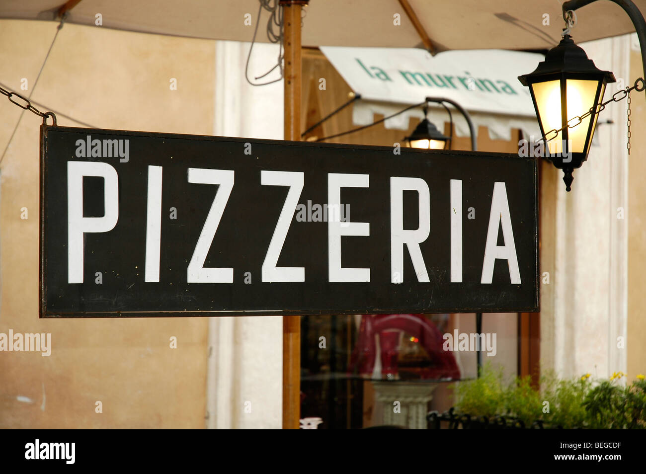 Pizzeria in Rome Italy Piazza Navona Stock Photo - Alamy