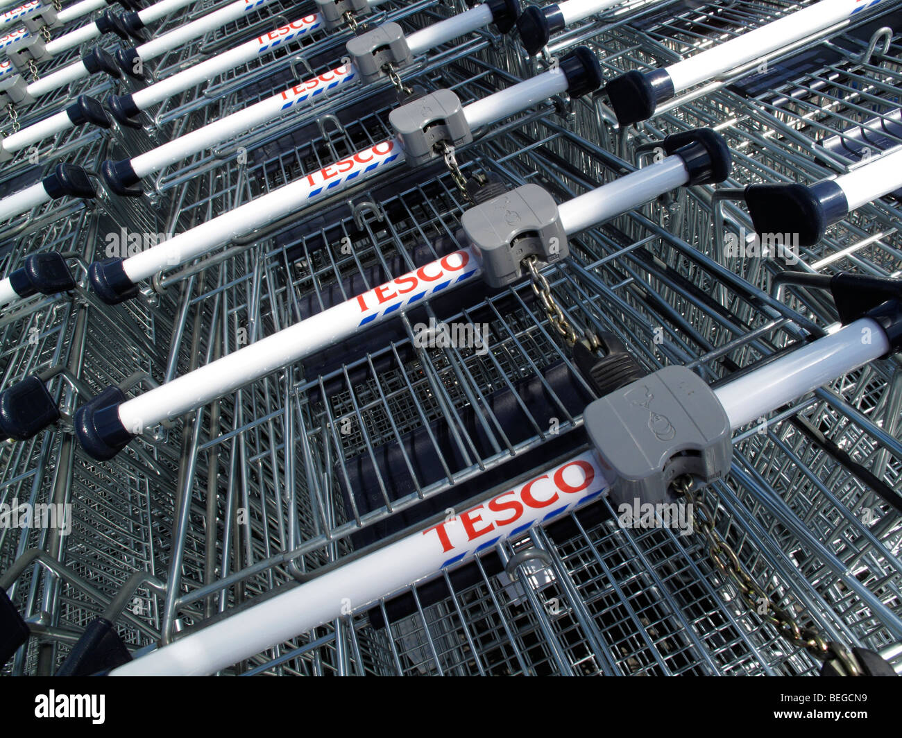Tesco supermarket shopping trolleys hi-res stock photography and images ...