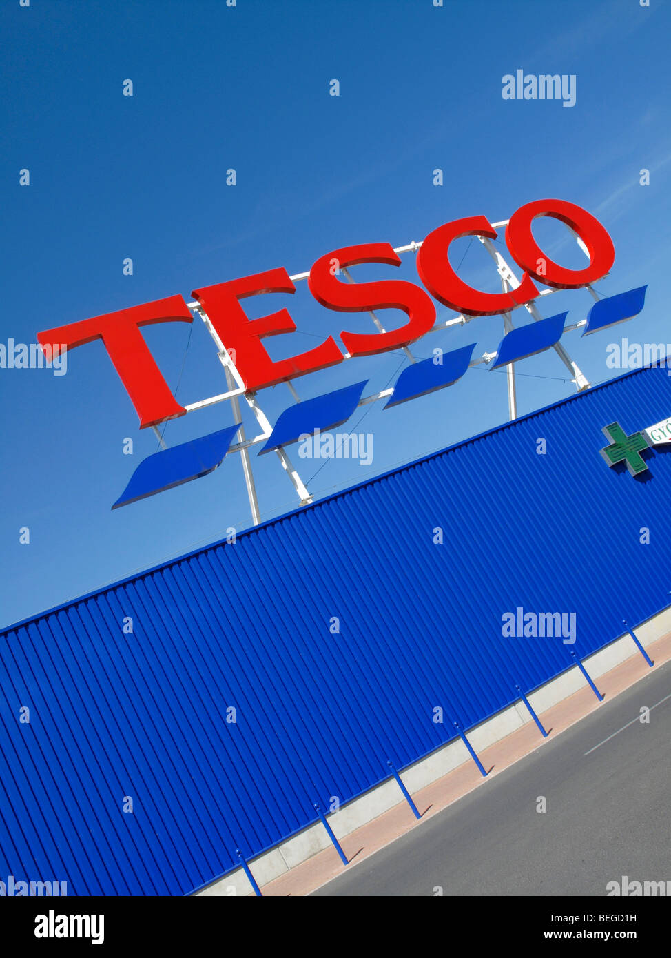 A sign for a Tesco supermarket Stock Photo - Alamy