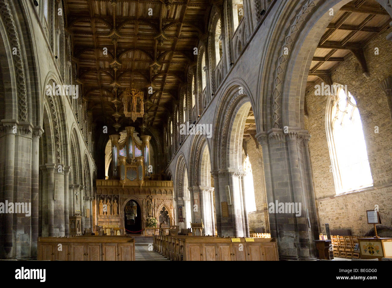 Cathedral carve hi-res stock photography and images - Alamy