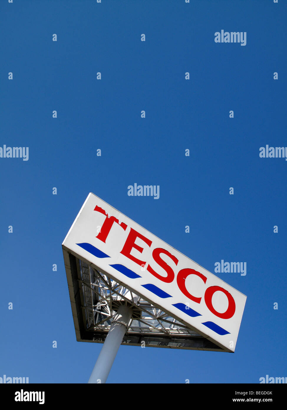 A sign for a Tesco supermarket Stock Photo - Alamy