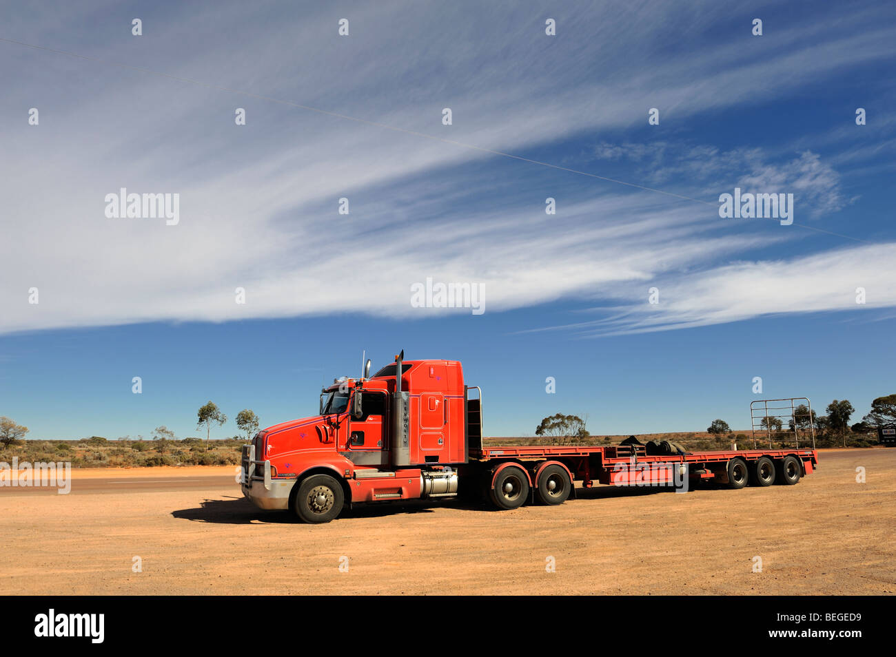 Truck parked at a roadhouse in Glendambo, Outback South Australia Stock ...