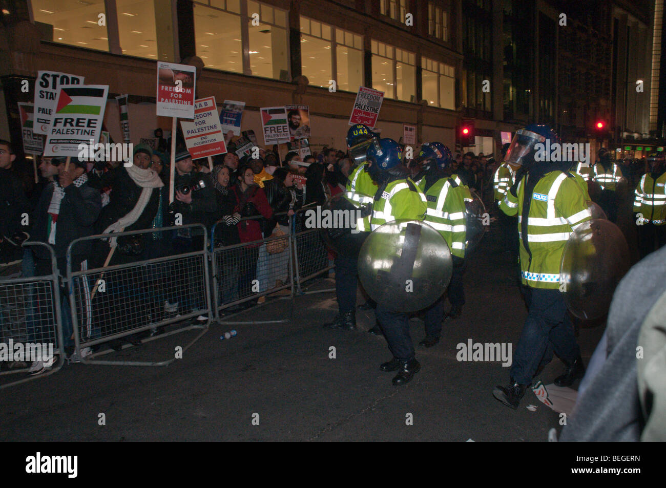 Police in riot gear at demonstration at Israeli Embassy against attacks ...