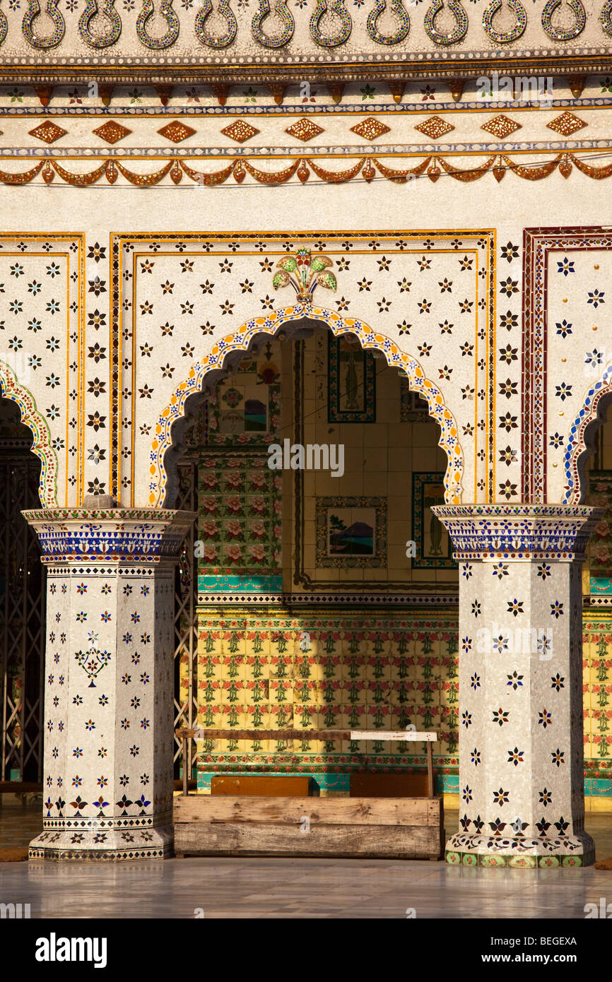 Star Mosque or Tara Masjid in Dhaka Bangladesh Stock Photo - Alamy