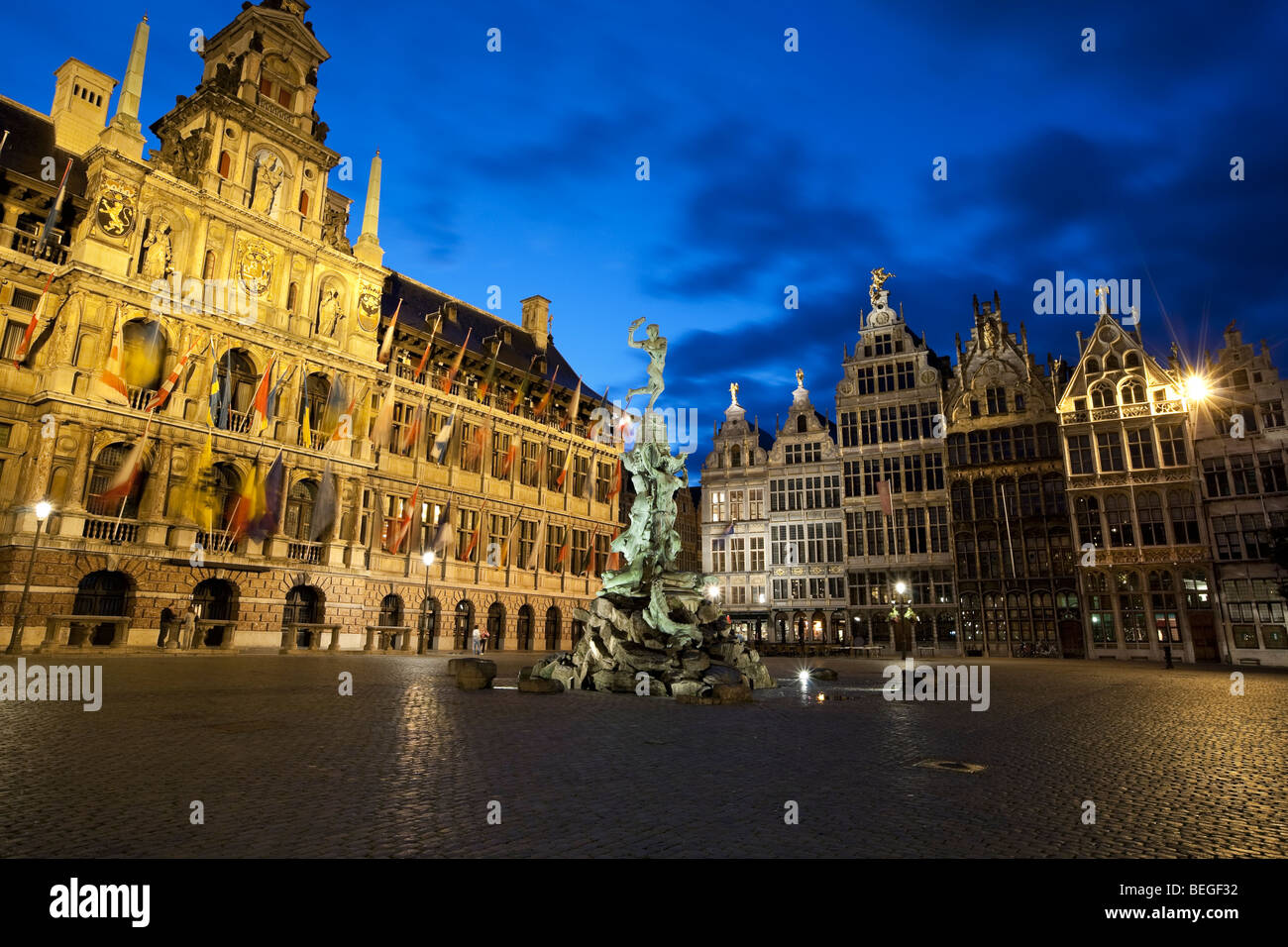Guild hall renaissance architecture hi-res stock photography and images ...