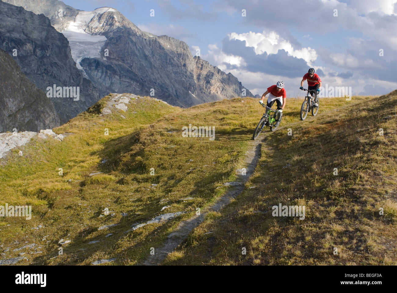 Mountain bike singletrack hi-res stock photography and images - Alamy