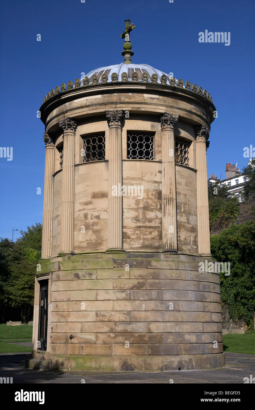 St james gardens cemetery hi-res stock photography and images - Alamy