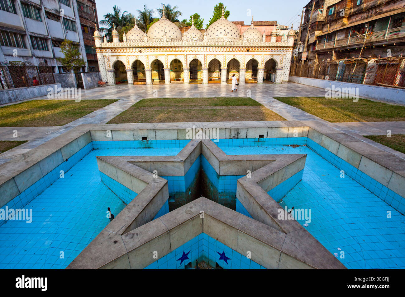 Star Mosque or Tara Masjid in Dhaka Bangladesh Stock Photo - Alamy