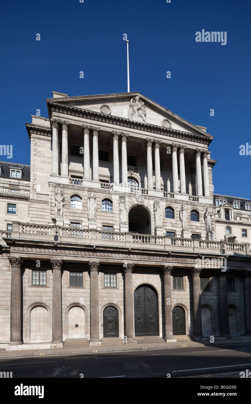 The bank of england facade hi-res stock photography and images - Alamy