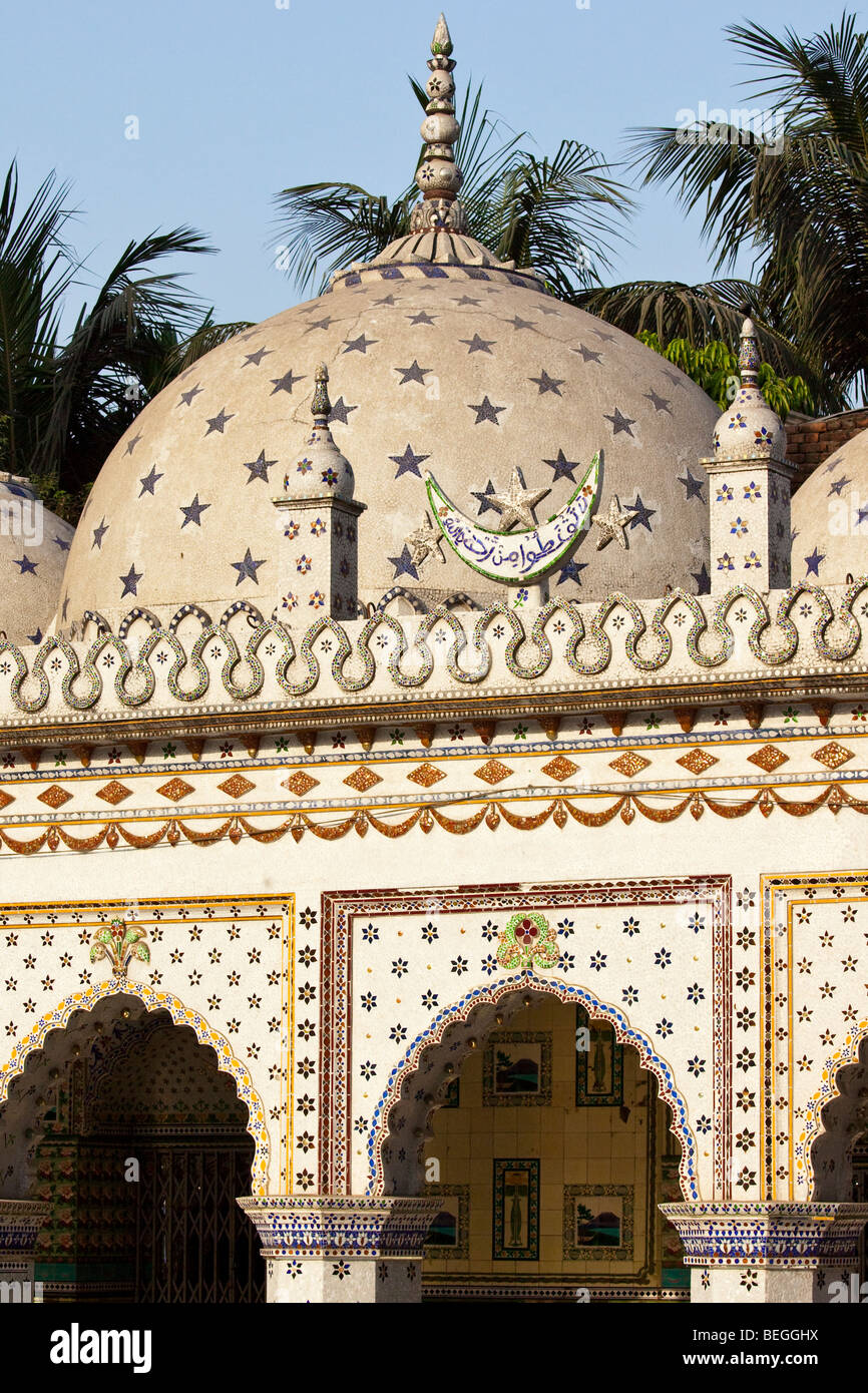 Tara Masjid In Dhaka Bangladesh High Resolution Stock Photography and ...