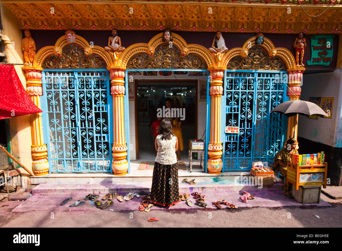 Hindu Temple on Hindu Street in Old Dhaka Bangladesh Stock Photo - Alamy