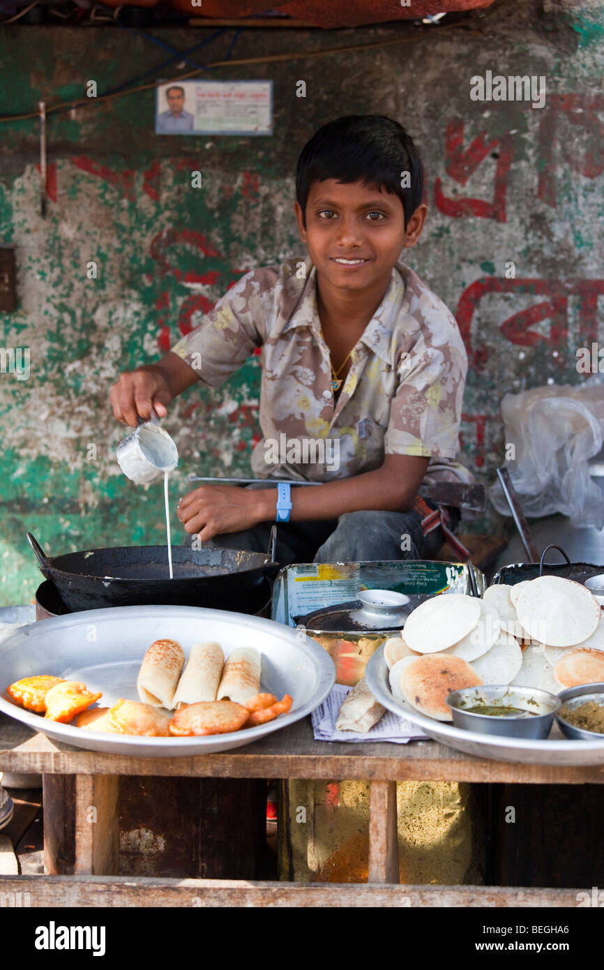 Dhaka labour hi-res stock photography and images - Alamy