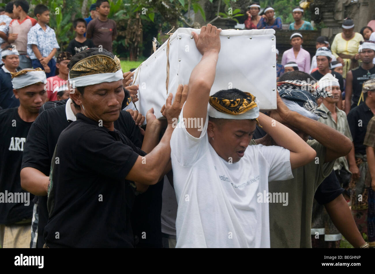 traditional funeral and cremation ceremony in Ubud in Bali Indonesia ...