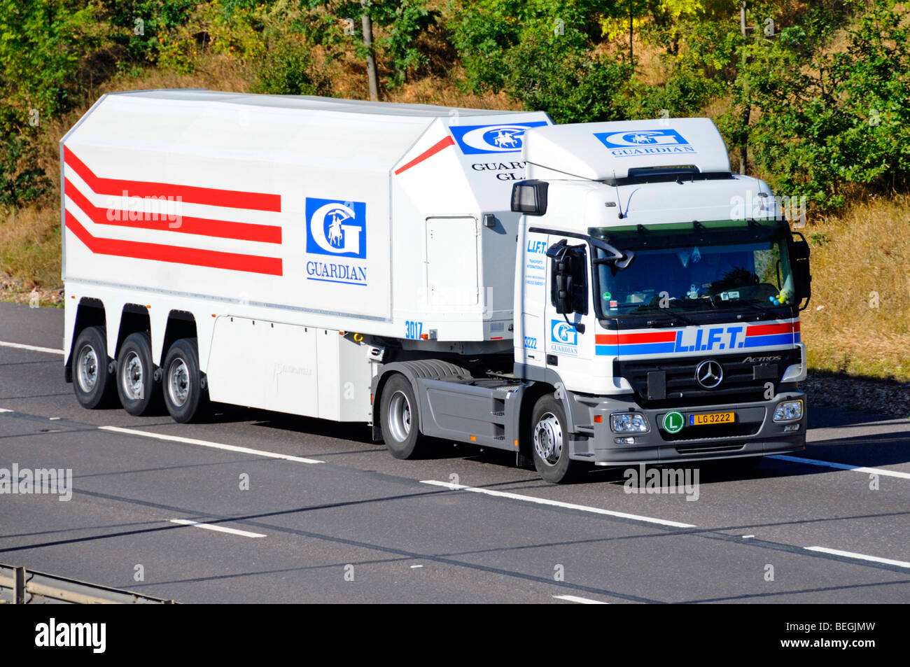 L.I.F.T. Mercedes prime mover hgv lorry truck with foreign number plate ...
