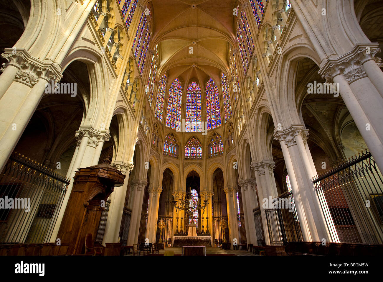 Cathedrale saint gatien tours hi-res stock photography and images - Alamy