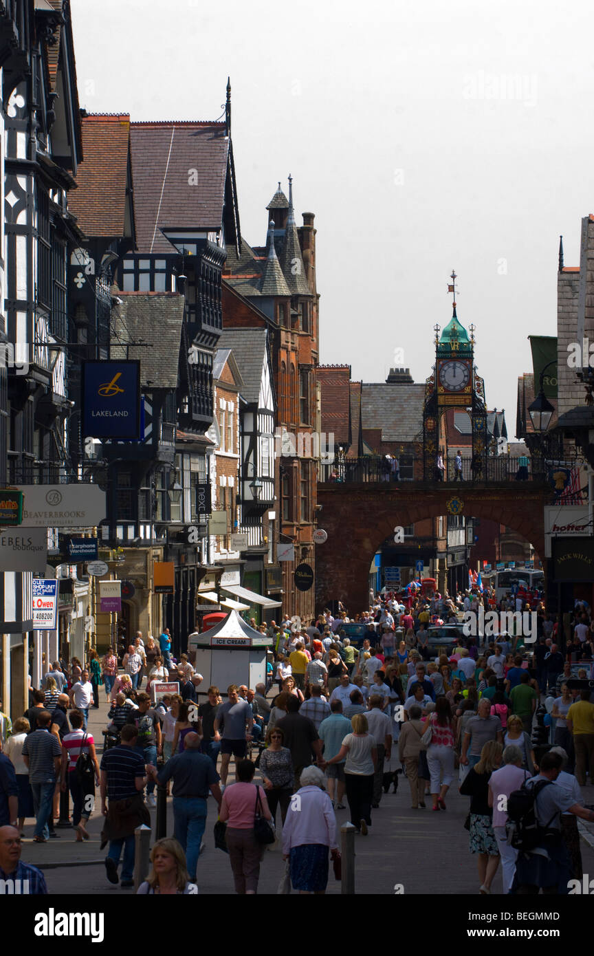 Crowd crowds crowded hi-res stock photography and images - Alamy