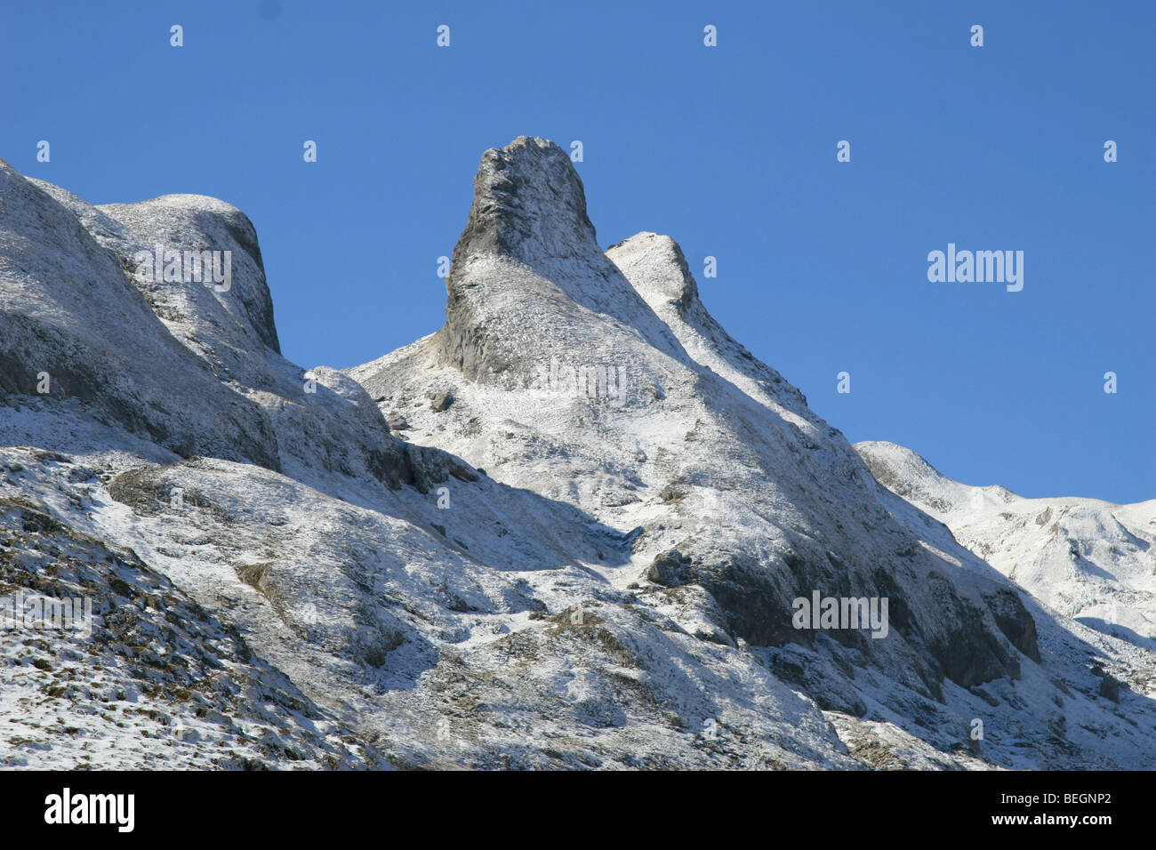 Spain pyrenees mountain peak hi-res stock photography and images - Alamy