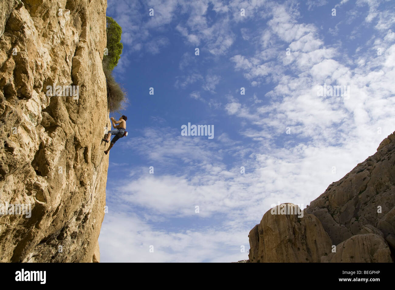 Challenging cliffs for rock climbers hi-res stock photography and ...