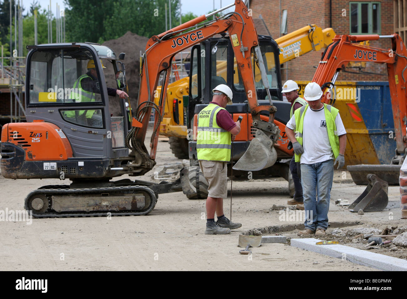 New housing estate being built by builders Stock Photo - Alamy