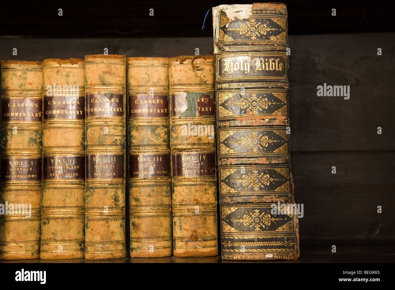 Christian bookshelf hi-res stock photography and images - Alamy