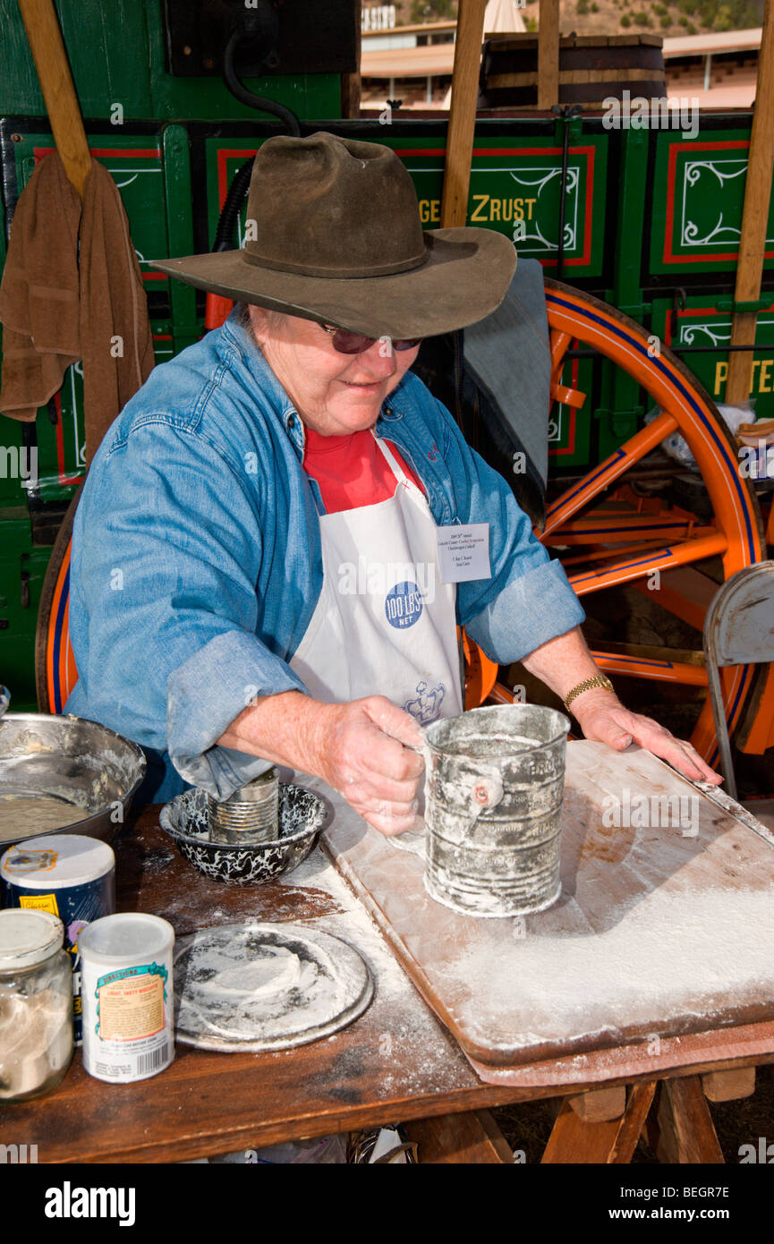 Chuck wagon cook hi-res stock photography and images - Alamy