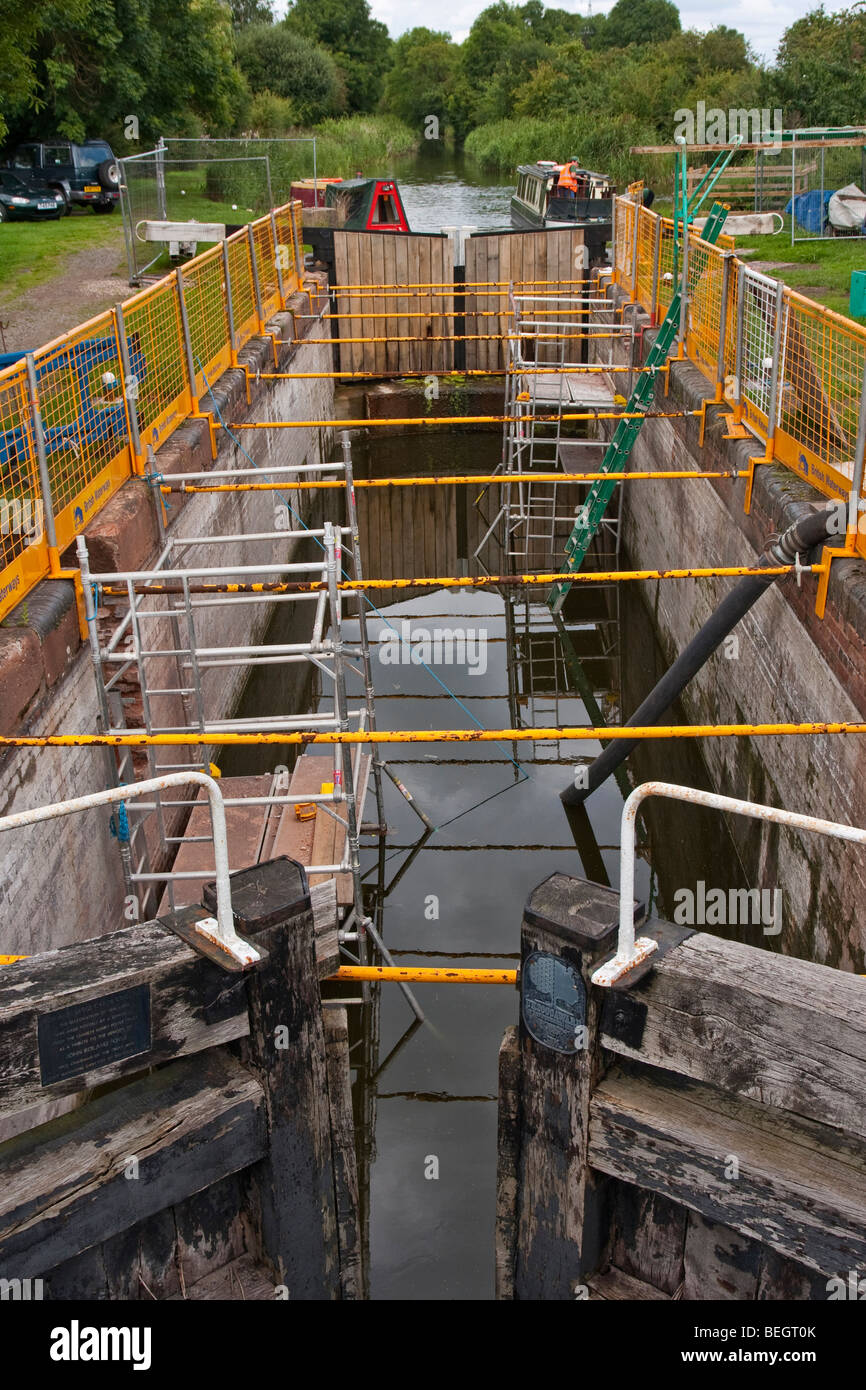 Droitwich canal hi-res stock photography and images - Alamy