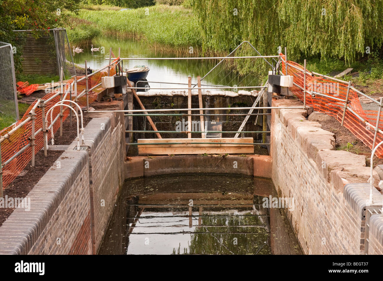 Droitwich canal hi-res stock photography and images - Alamy