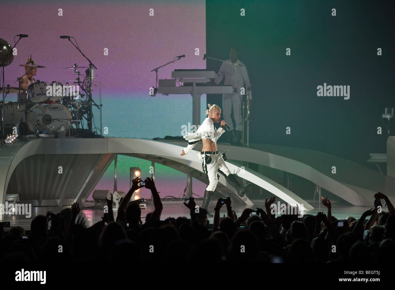 Gwen Stefani the lead singer of the musical group "No Doubt" in concert ...