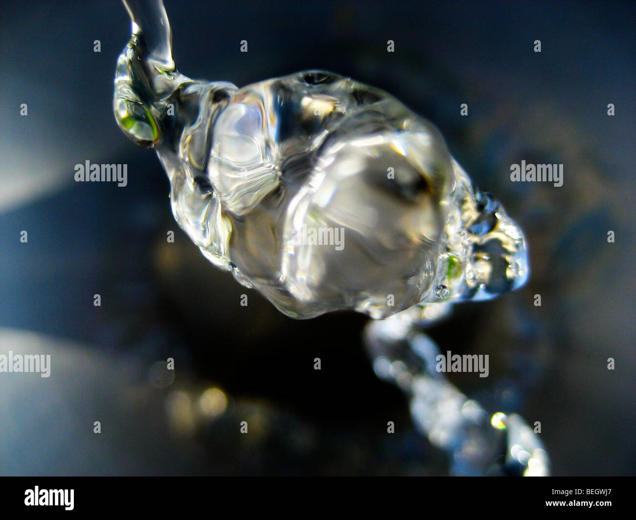 Fountain water flow hi-res stock photography and images - Alamy