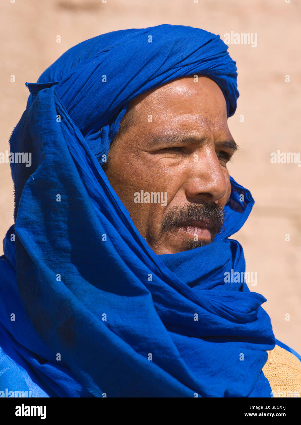 Portrait of a touareg hi-res stock photography and images - Alamy