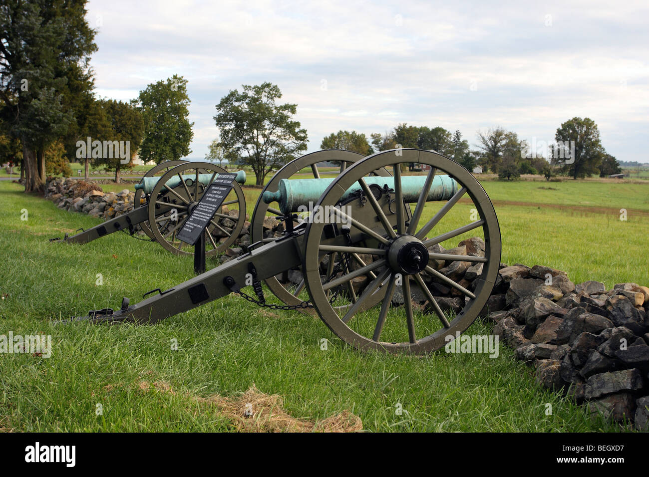 Confederate cannons positioned on Seminary Ridge, Gettysburg ...