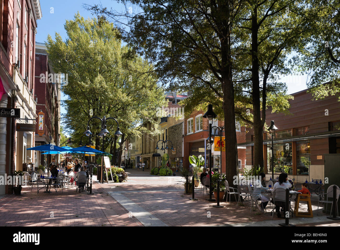 Cafes and shops on the pedestrianised Downtown Mall, Main Street ...