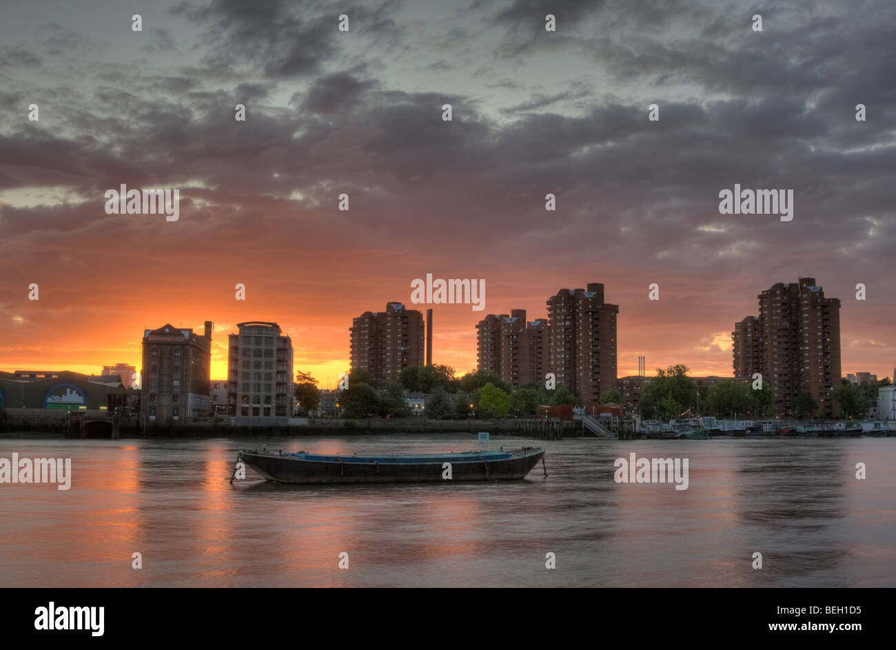 Sun setting behind Chelsea Embankment as viewed from Battersea in ...