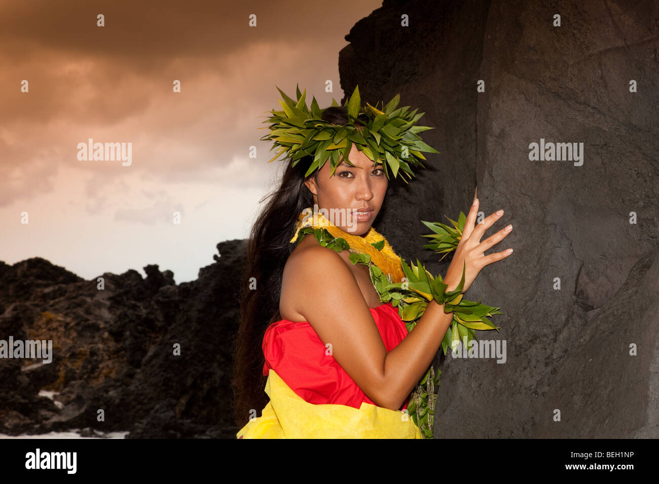 Young Hawaiian woman wearing traditional hula attire Stock Photo - Alamy