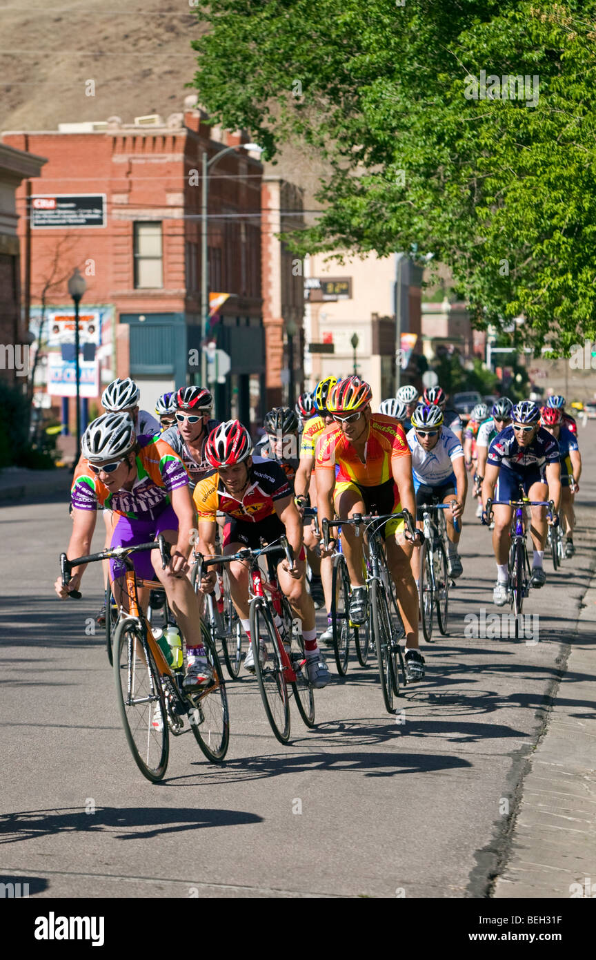 Group bicylists hi-res stock photography and images - Alamy