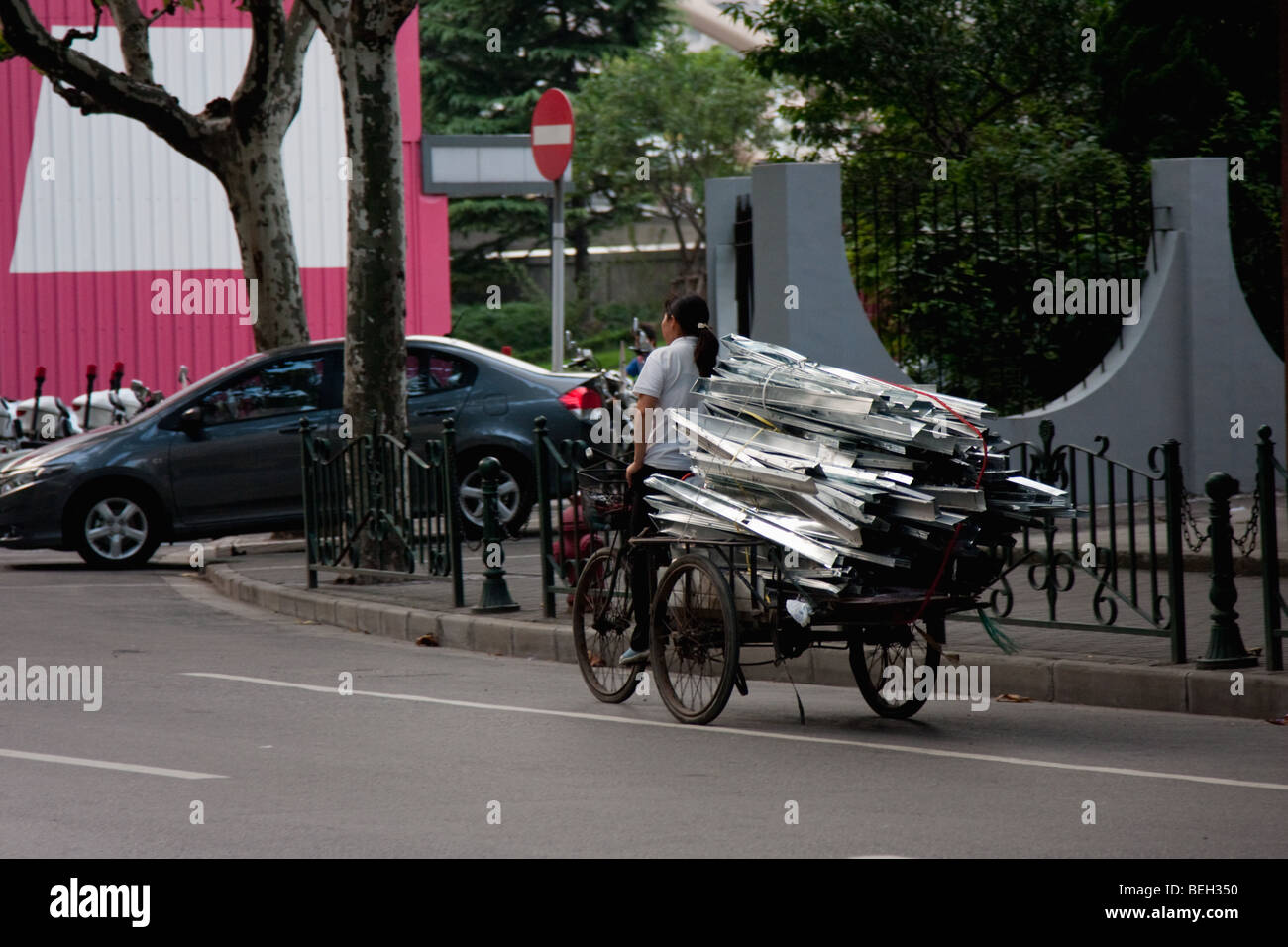 Heavy bike load hi-res stock photography and images - Alamy