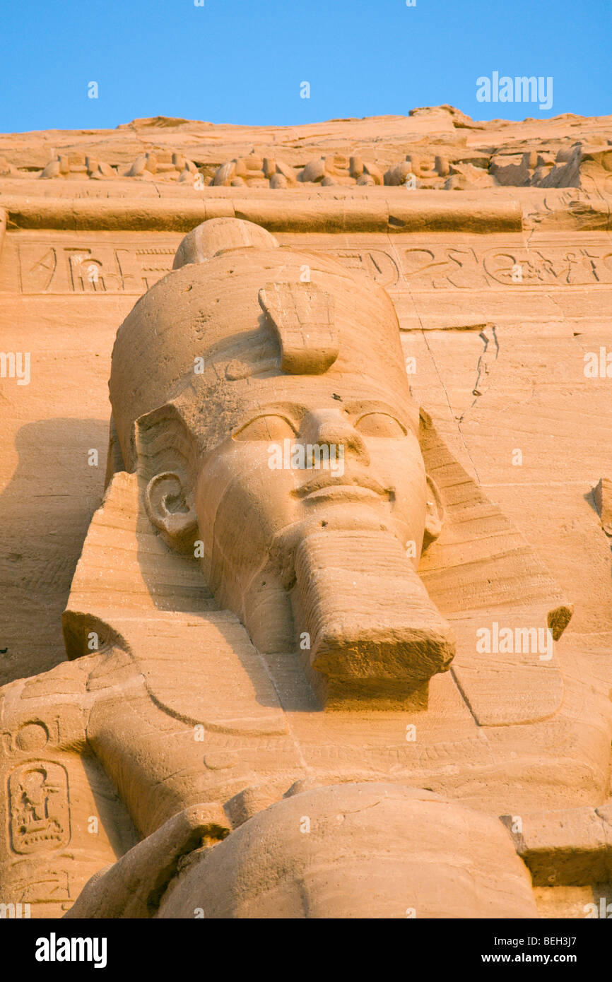 Colossal statue of pharao ramesses ii hi-res stock photography and ...