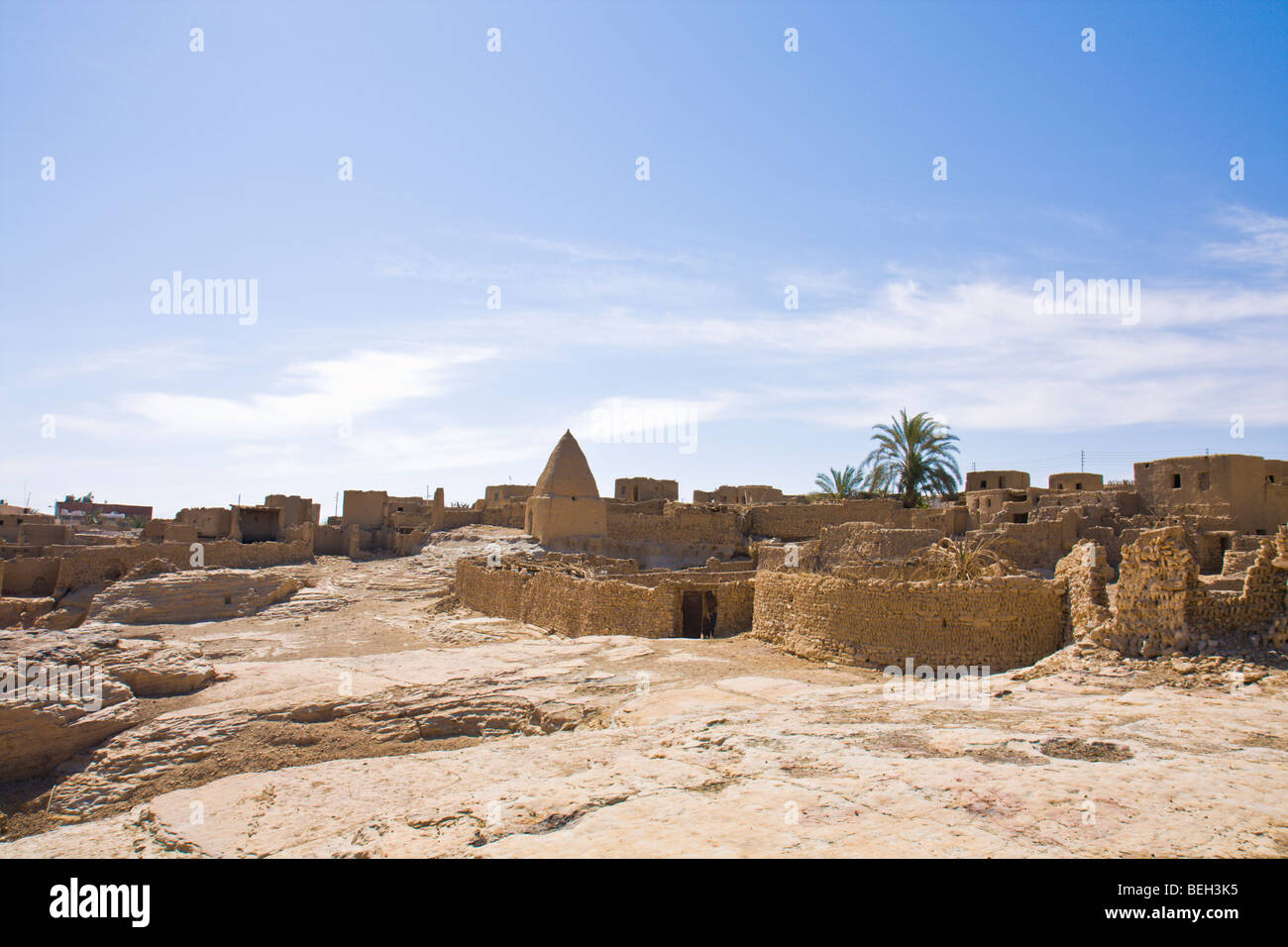 Desert oasis town hi-res stock photography and images - Alamy