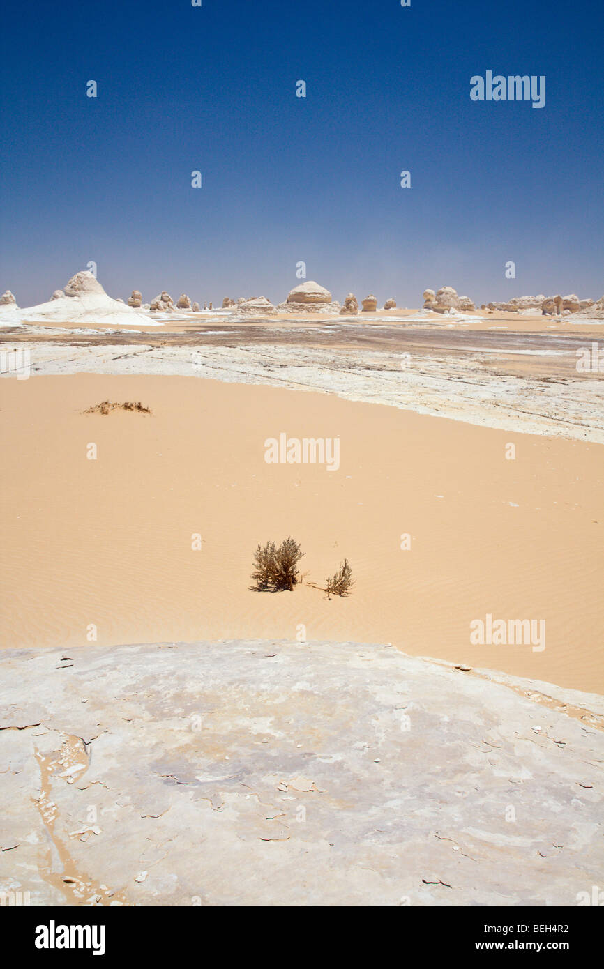 White desert national park egypt hi-res stock photography and images ...