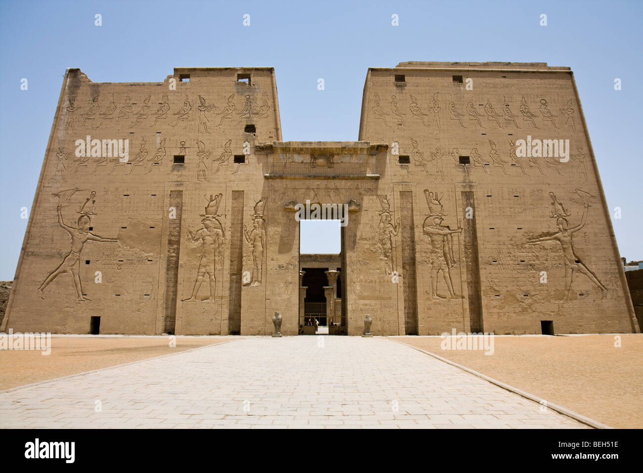 Horus temple hi-res stock photography and images - Alamy