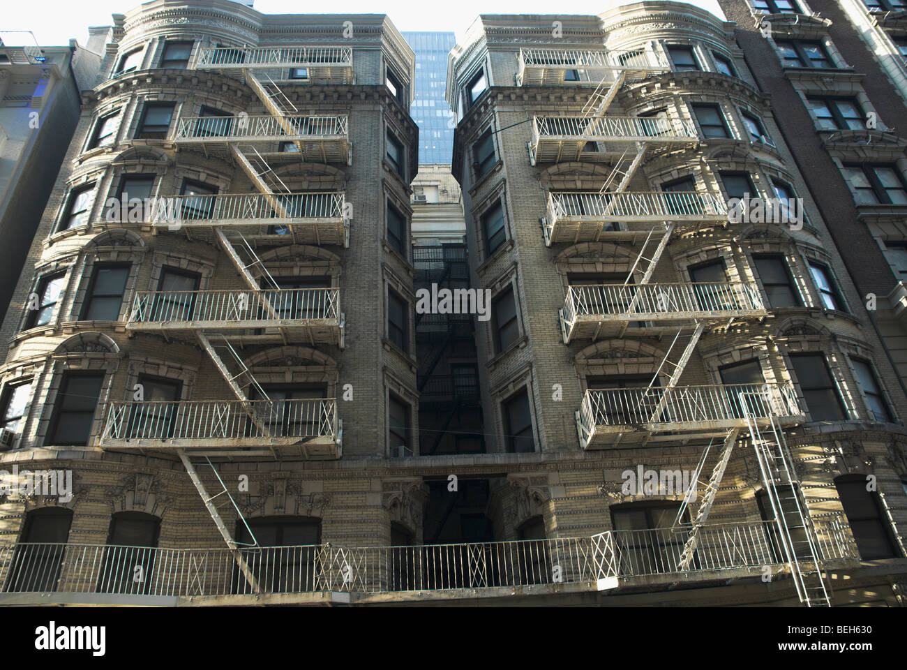 Fire escape on tall building hi-res stock photography and images - Alamy