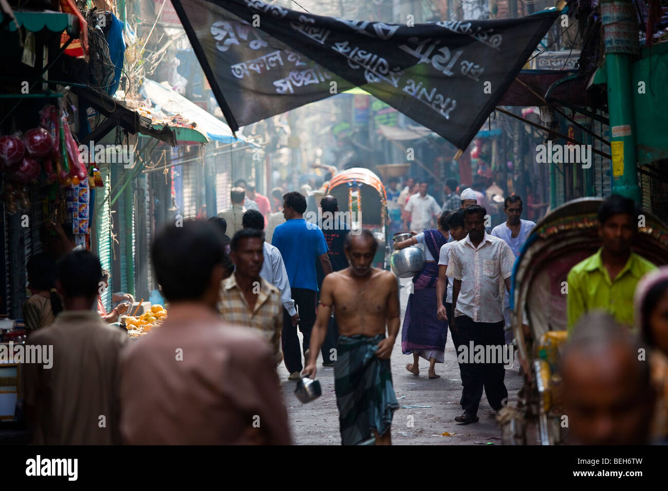 Hindu Street in Old Dhaka Bangladesh Stock Photo - Alamy