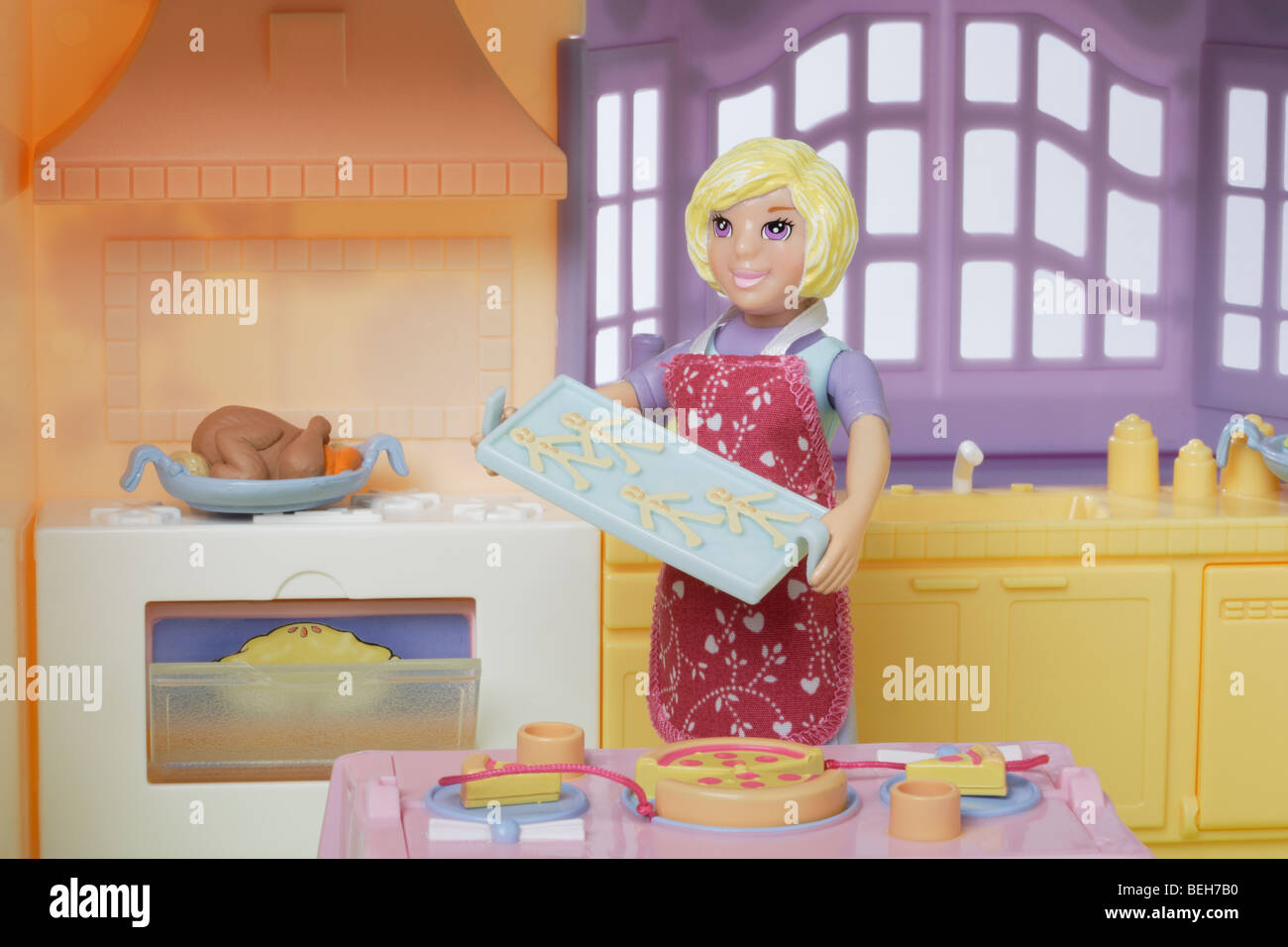 Doll kitchen hi-res stock photography and images - Alamy