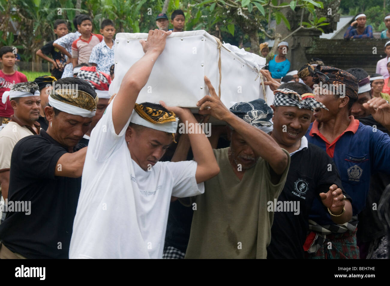 traditional funeral and cremation ceremony in Ubud in Bali Indonesia ...